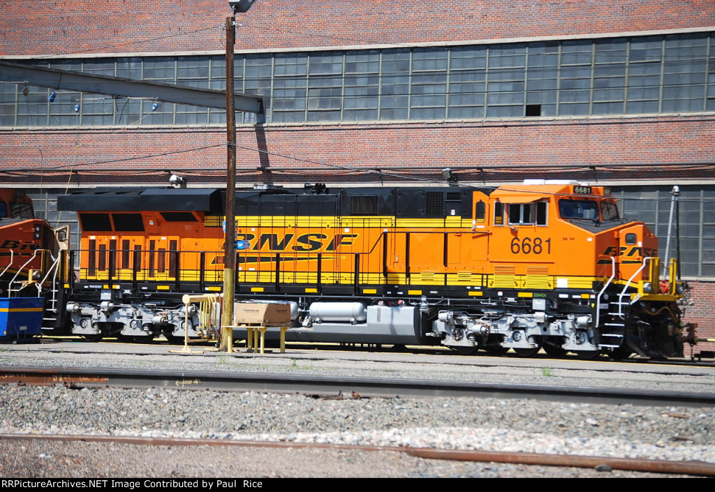 BNSF 6681
